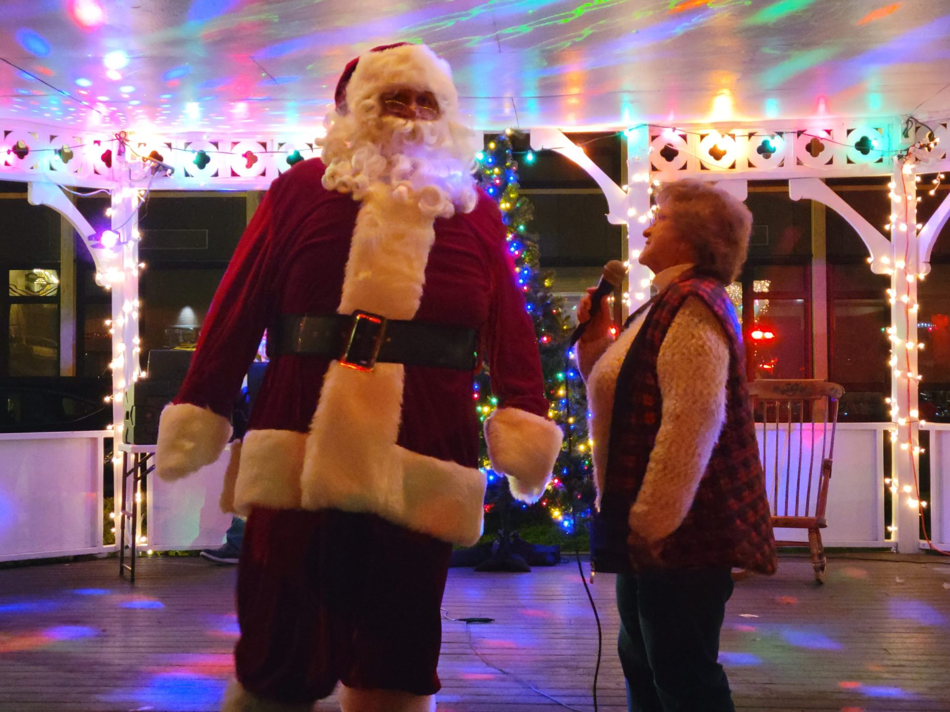 Dracut Lights Up for the Holidays! - InsideLowell