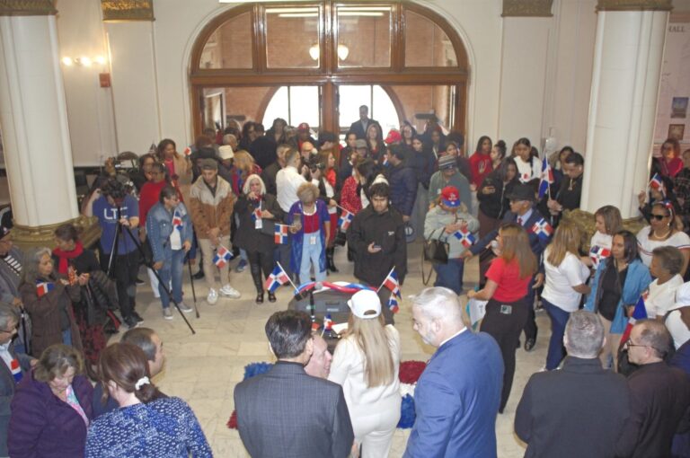 Dominican Community Celebrates It's Independence - InsideLowell